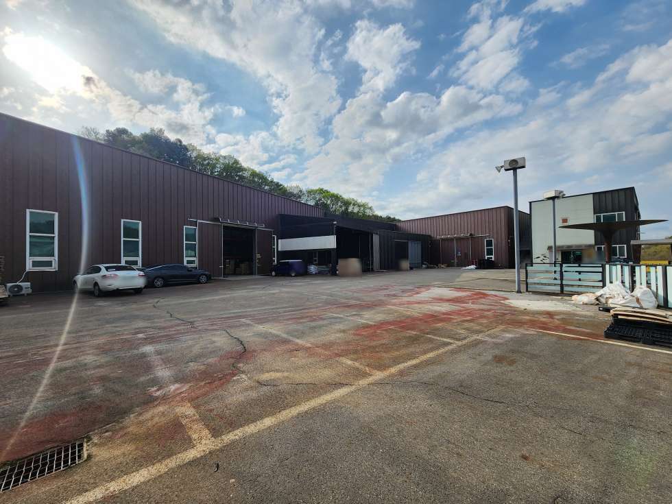 탄현산업단지 인근 사옥형 제조공장 통매매, 연면적 512평+가설, 자유로 낙하ic 2km위치, 토지분할매매, 통임대가능 문의 낙하리 매매 낙하리 공장·창고 사무실2개 ...